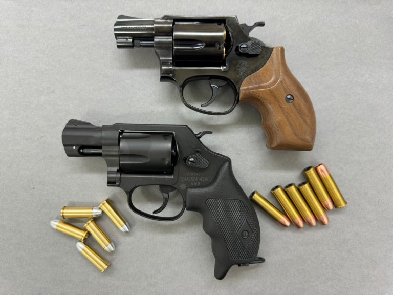 S&W M36 と M360 の違い
